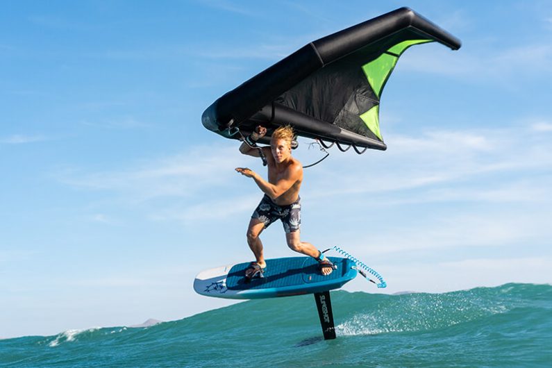 Slingshot DART V1 - Foiling Magazine