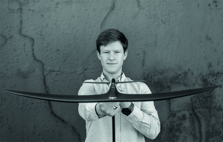 Wing Commander: Craig Tompkins - Foiling Magazine