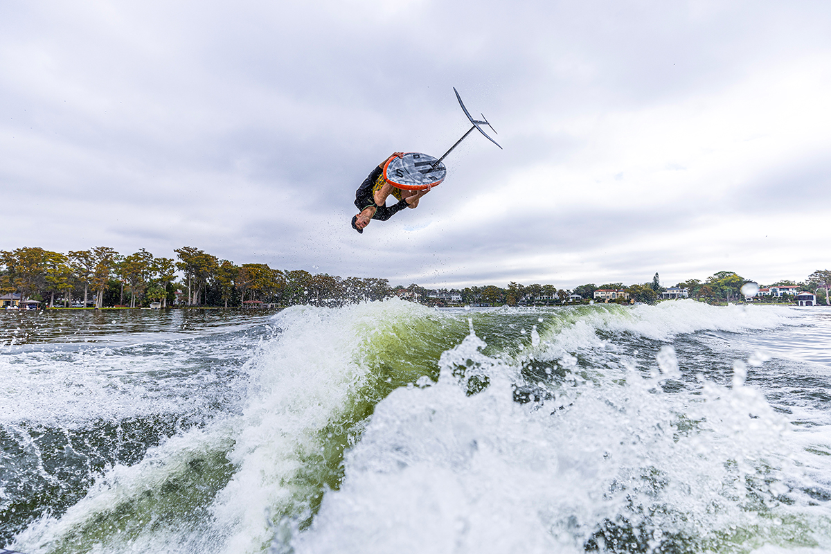 The Innovator: Slingshot One-Lock™ Screwless Foil System - Foiling Magazine